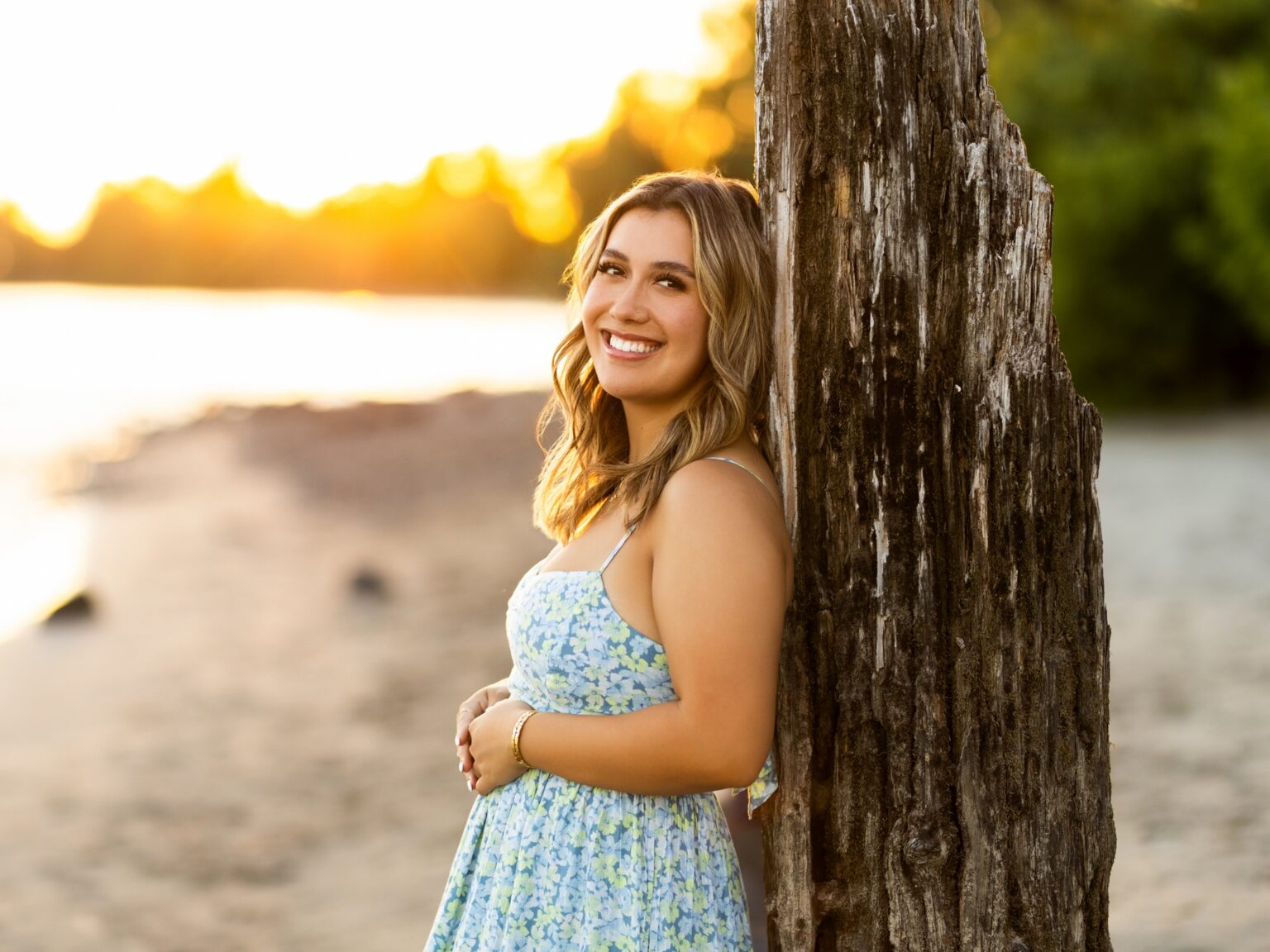 Urban City, Field and Beach Senior Photos with Isabelle in Vancouver ...